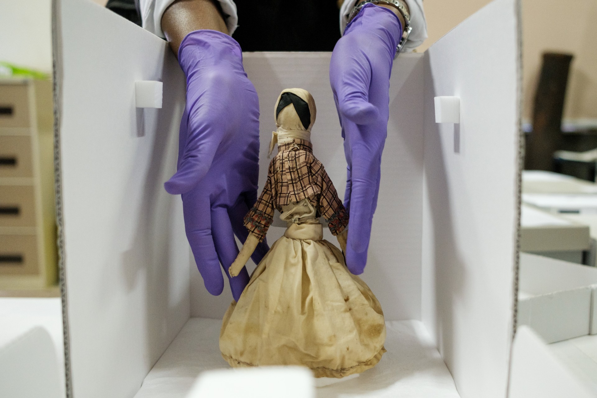 Artistic Research and Communal Knowledge. Building Trust for a Better ...